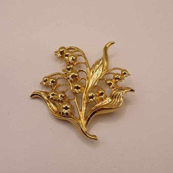 Avon | Jewelry | Vintage Avon Lilly Of The Valley Brooch | Poshmark
